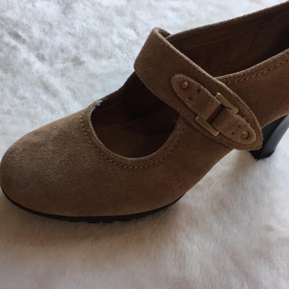 AEROSOLES | Shoes | New Aerosoles Momento Tan Suede Shoes | Poshmark